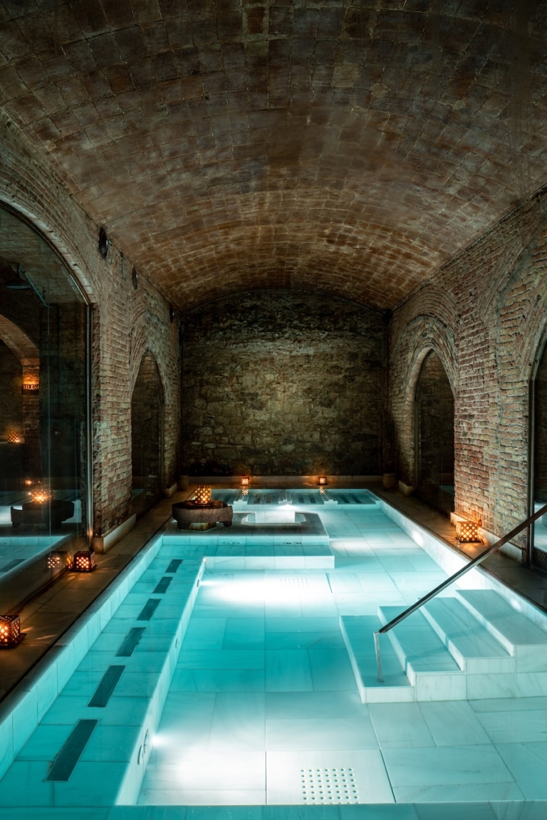 Aire Ancient Baths, 20 años de bienestar holístico en el Born - Good2b ...